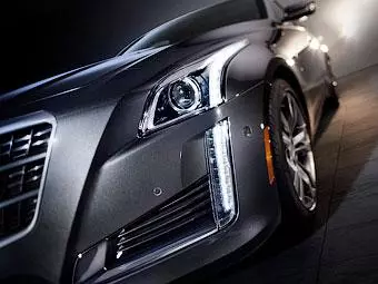 Le réseau a comparu les premières photos de la nouvelle Cadillac CTS 13363_1