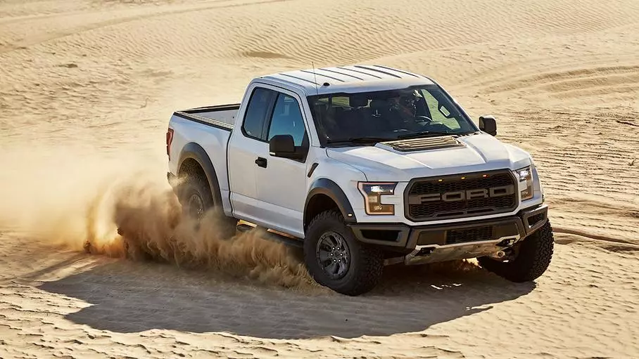 Ford F-150 Raptor va dota modul de curse în deșert 13654_1