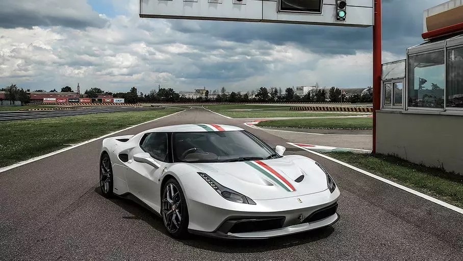 Ferrari bajo petición Cliente construido Coupe 458 Especiale con un nuevo cuerpo 14768_2