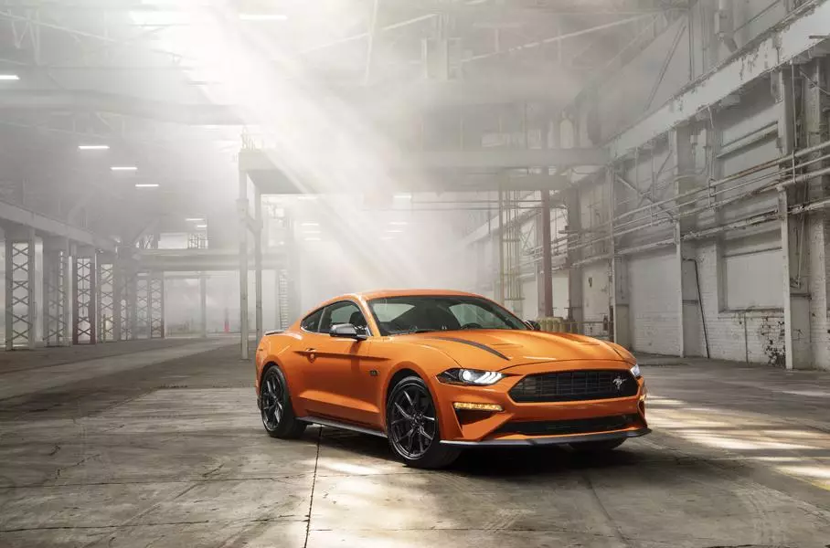 Ford Mustang компани нь ROOCK RS-ээс 