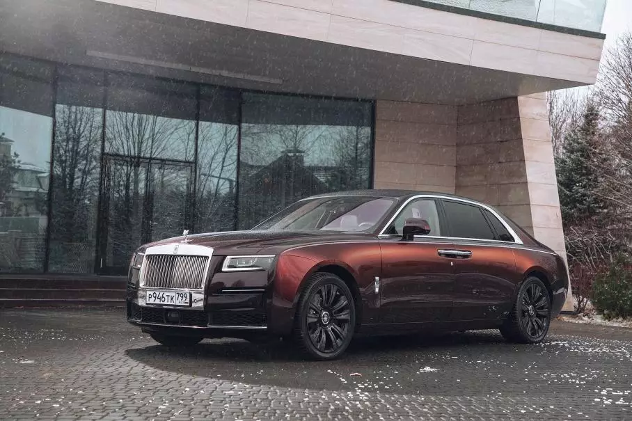 Rolls-Royce Ghost: alisin ang unang yugto 1585_22