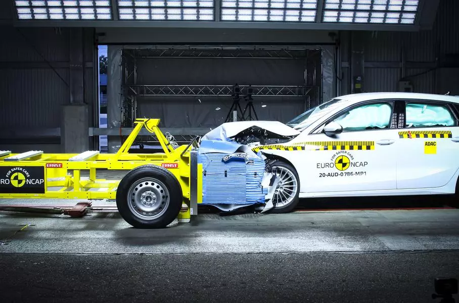 Euro NCAP ทำลายผู้พิทักษ์แลนด์โรเวอร์ใหม่และอีกหกคัน 1621_2