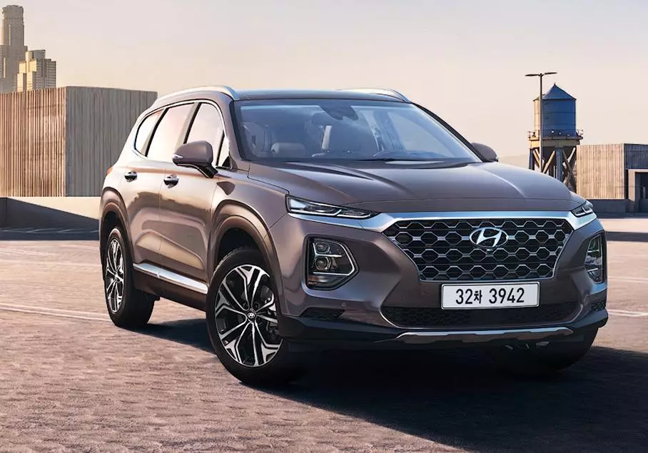 Hyundai Santa Fe Fe Generation Generation: Uus välimus ja 8-kiirus 