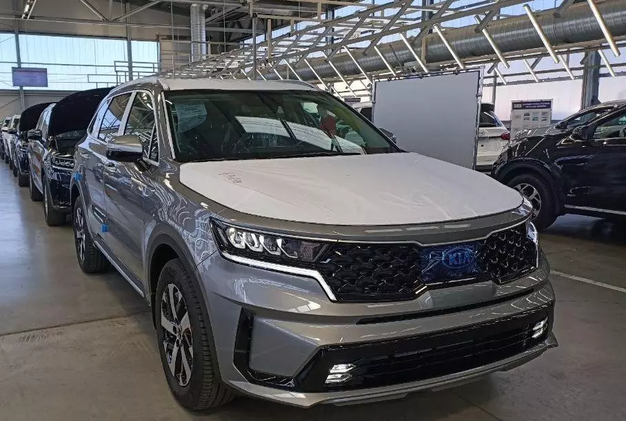 In Russia, ha lanciato la produzione di New Kia Sorento 17472_1