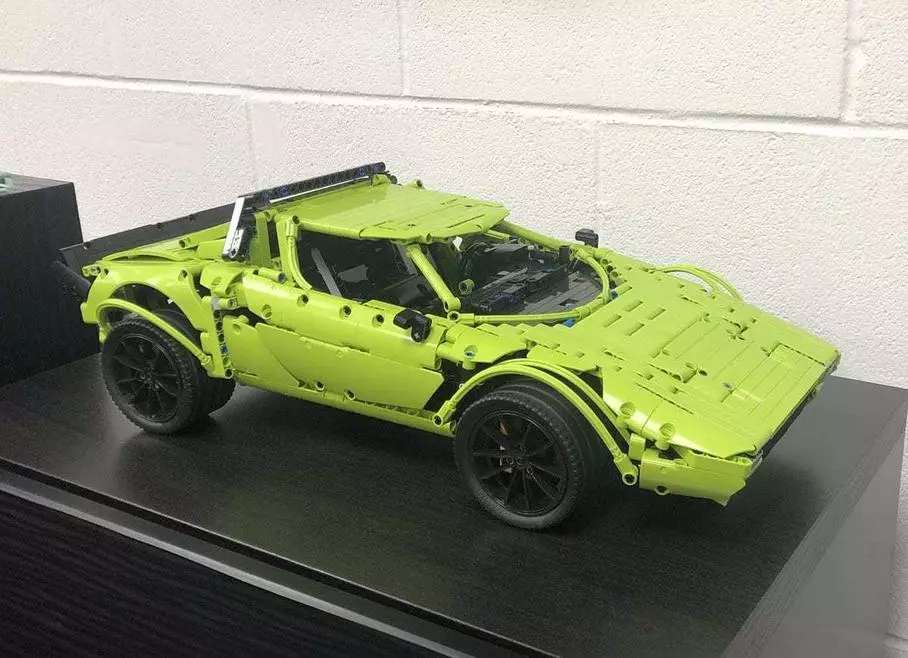 LEGO డిజైనర్ పోర్స్చే 911 GT3 నుండి Lancia Stratos సేకరించిన 17899_1