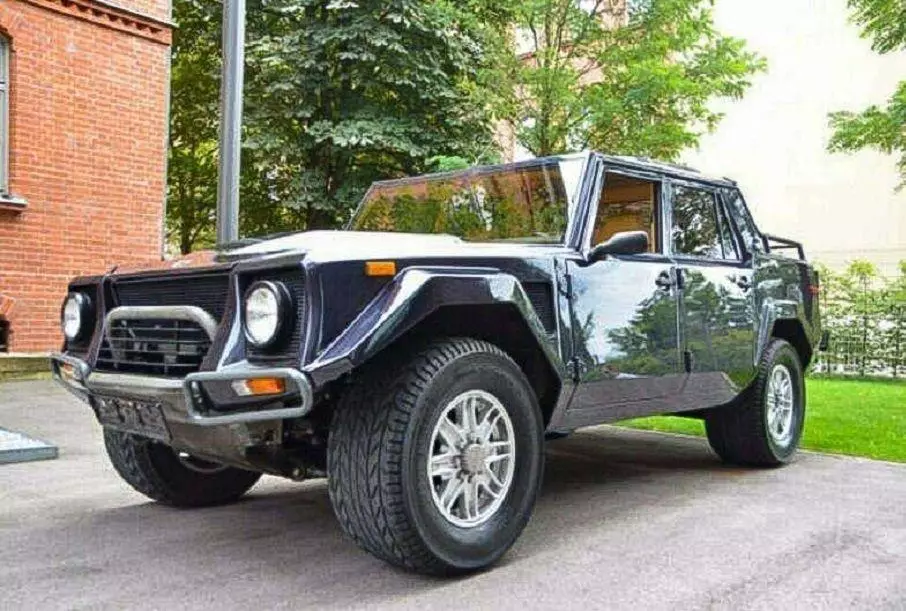 Old Lamborghini Suv rakaraswa zvinopfuura mutsva urus 17912_1