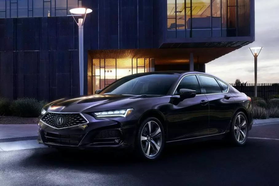 新的Acura TLX轿车比宝马5系列更便宜