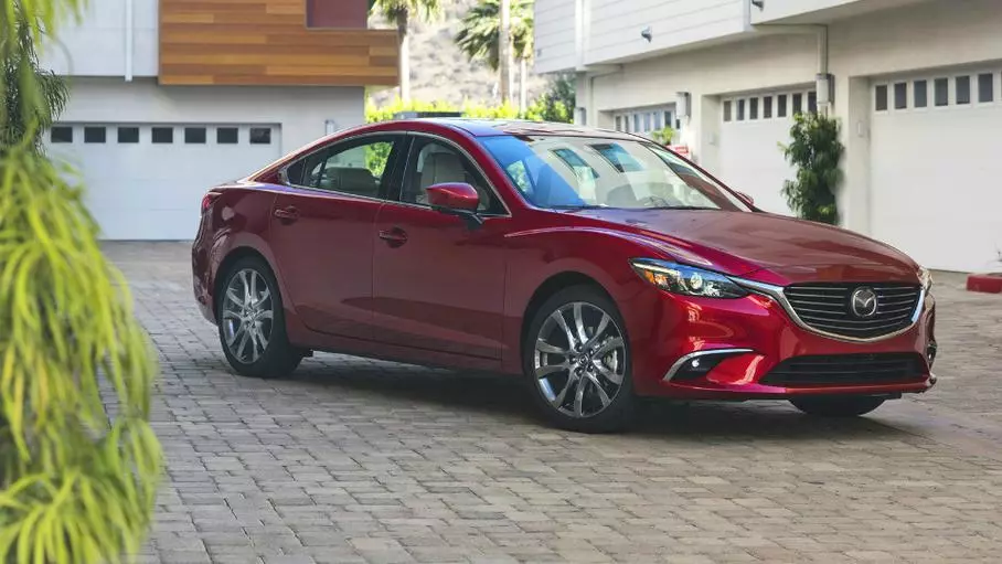 Mazda ĝisdatigis la 