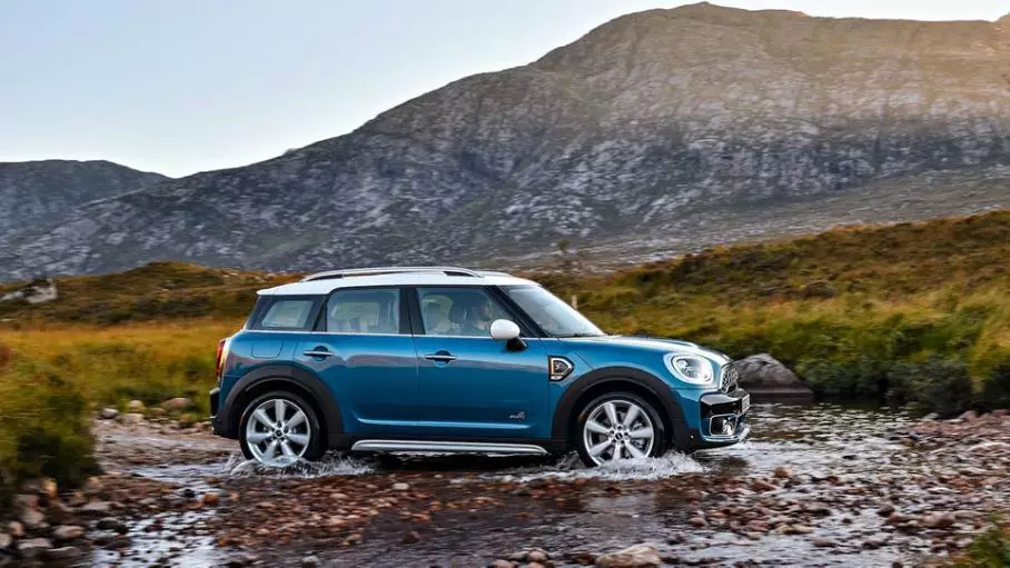 Mini Countryman telah menjadi hibrida 19686_4