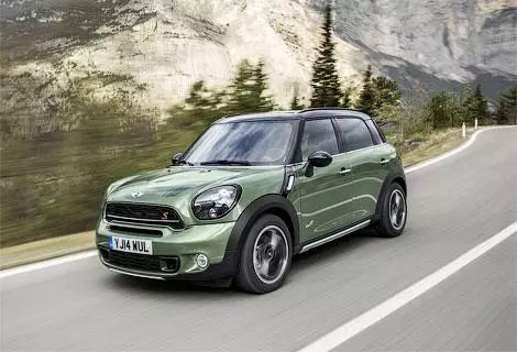 Mini updated Countryman crossover 19692_1