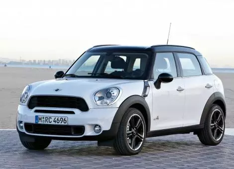 Mini updated Countryman crossover 19692_3