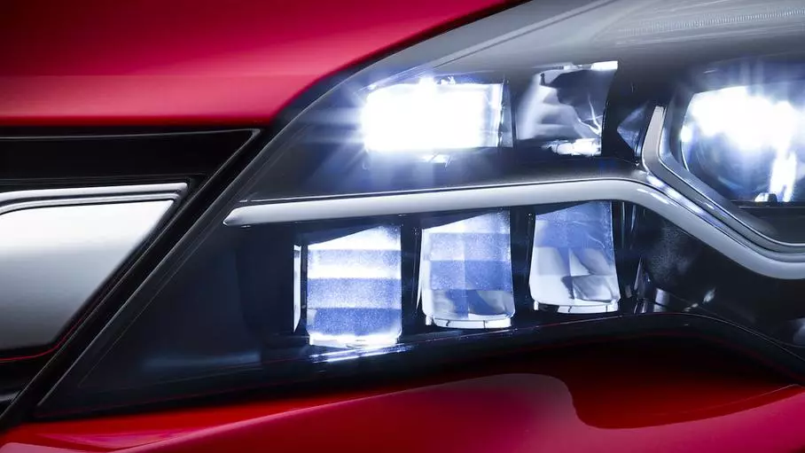 Nije Opel Astra sil Matrix LED-koplampen krije 20488_1