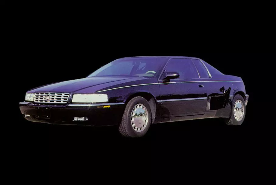 Detroit Sprinters. Cadillacs- ը կարող է գնալ 300 կմ / ժամ 2119_2