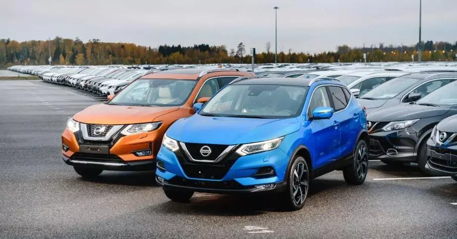 I Ryssland började försäljningen Nissan Qashqai och X-Trail med semi-autopilot