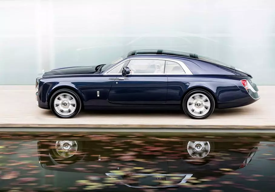 Roll-Royce yakaita kuti mota itsva inodhura kwazvo pasi 2209_2