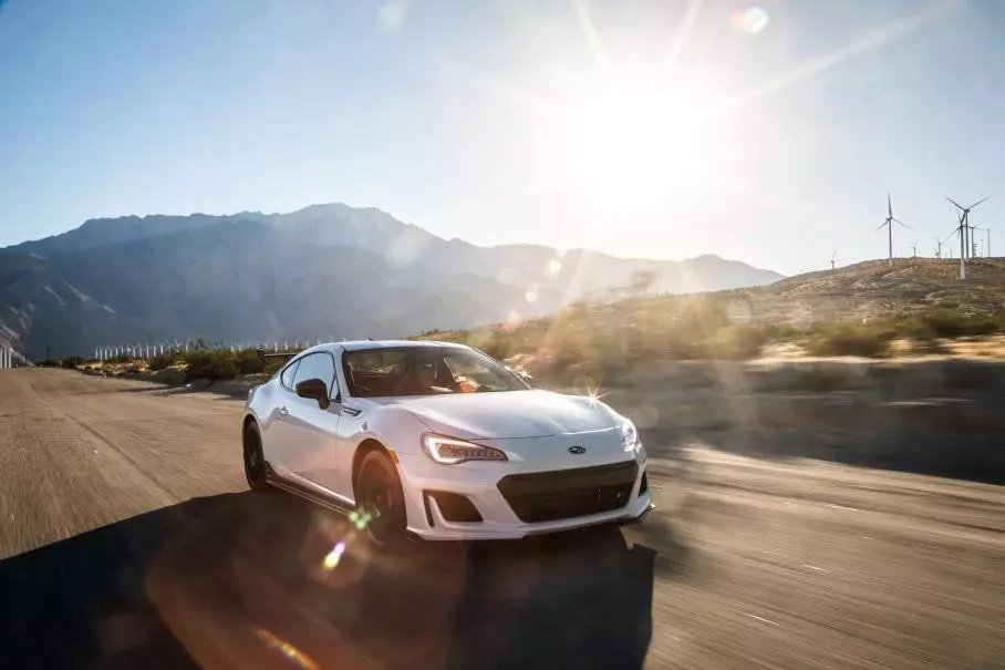 Subaru brz تەنھەرىكەت ماشىنىسىنىڭ ئىشلەپچىقىرىلىشىنى تاماملايدۇ 22292_1