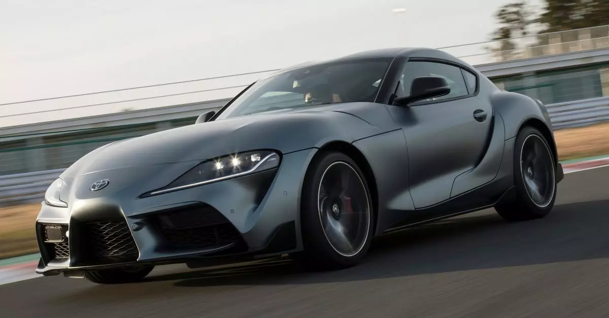 Toyota Supra mới sẽ nhận được động cơ bốn xi-lanh