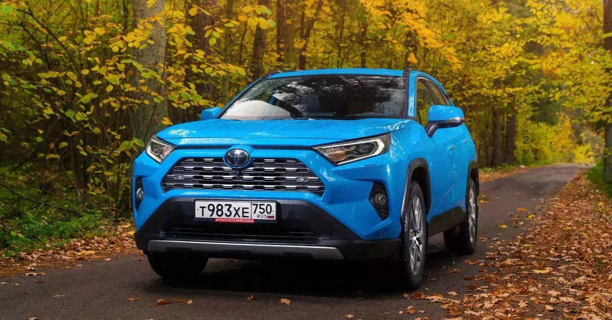 Trajen Toyota Rav4 Test: Različica 2.0 in seštevanje