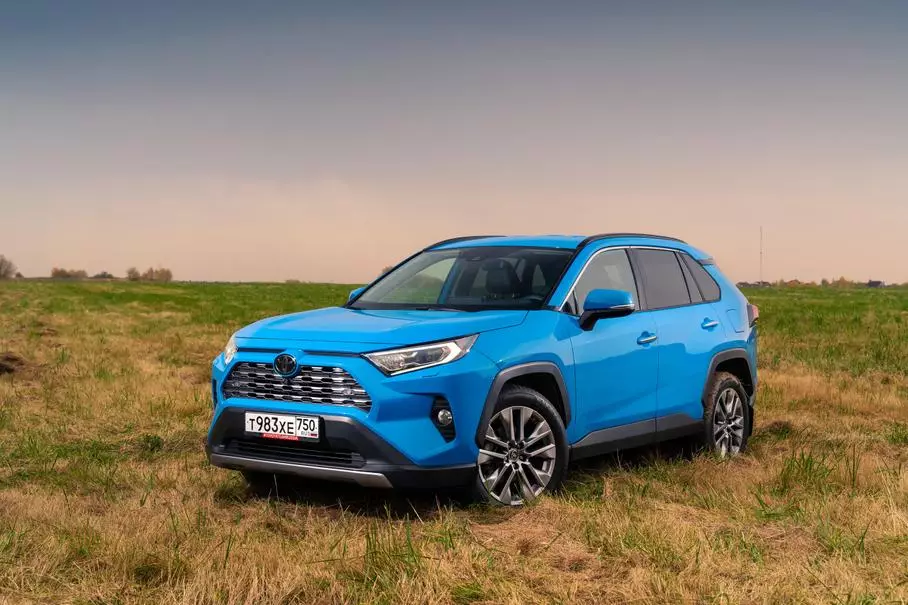 Davamlı Toyota RAV4 testi: Version 2.0 və yekunlaşdırmaq 2240_16