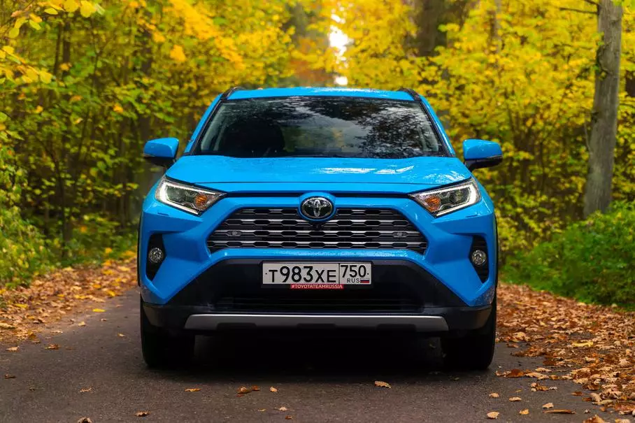 Davamlı Toyota RAV4 testi: Version 2.0 və yekunlaşdırmaq 2240_3