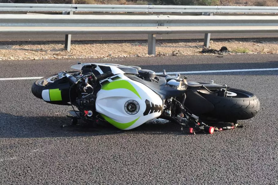 Primeros auxilios: Si un motociclista se puso en un accidente. 2261_5