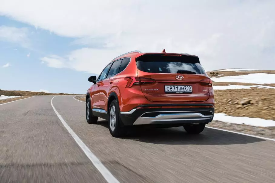 Yangilangan Hyundai Santa Fe testi, deyarli butunlay o'zgartirildi 2268_11