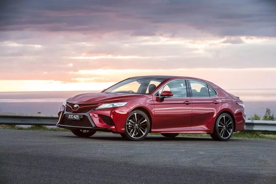 Nuwe Toyota Camry Motors het bekend geword vir Rusland 22824_2