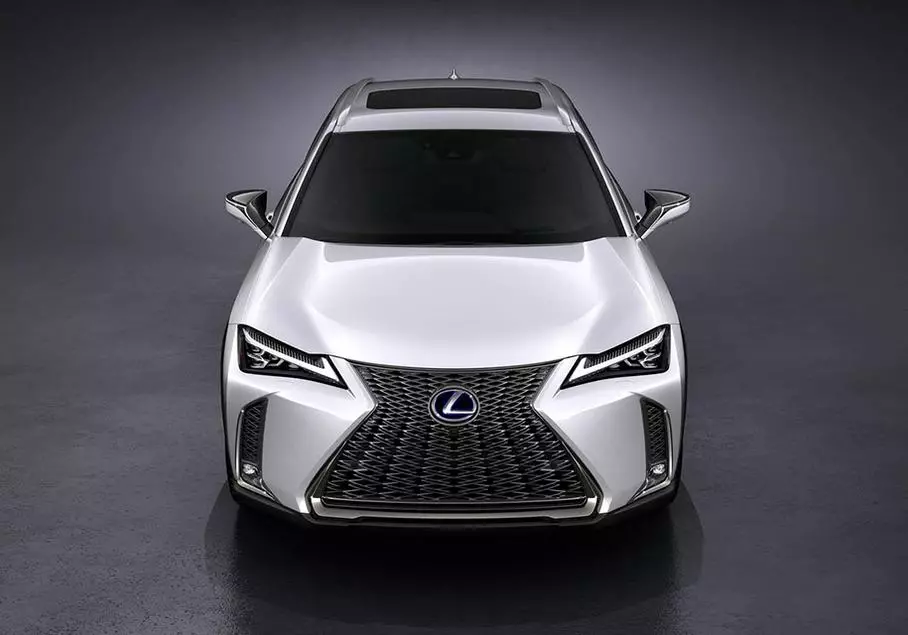 Debuted ang pinakamaliit na crossover Lexus. 22892_4