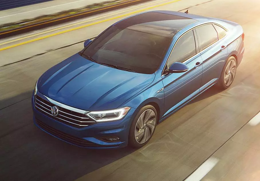 Nuova Volkswagen Jetta: piattaforma MQB e 8 velocità 