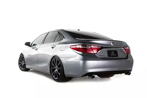 Toyota- ն թաքնվեց մարմնի Camry 850-ուժեղ Dragster- ի տակ 23591_4