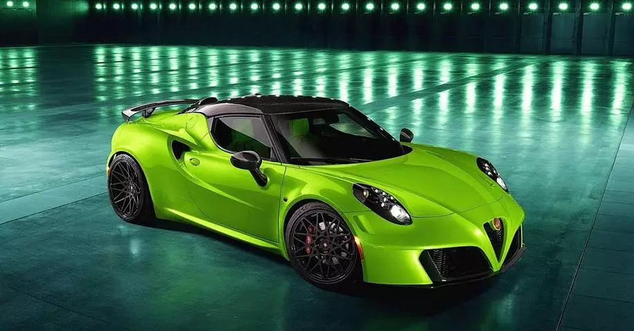 Sintonizzatori "misti" in Alfa Romeo 4C Color da Aston Martin e pelle da Lamborghini