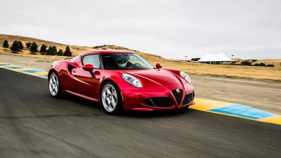 Sporter Alfa Romeo 4C sostituirà il nuovo coupé nel 2020 2376_1