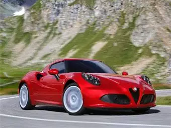 Coupe Alfa Romeo 4C, Porsche Cayman'dan daha bahalı olduğu ortaya çıxdı