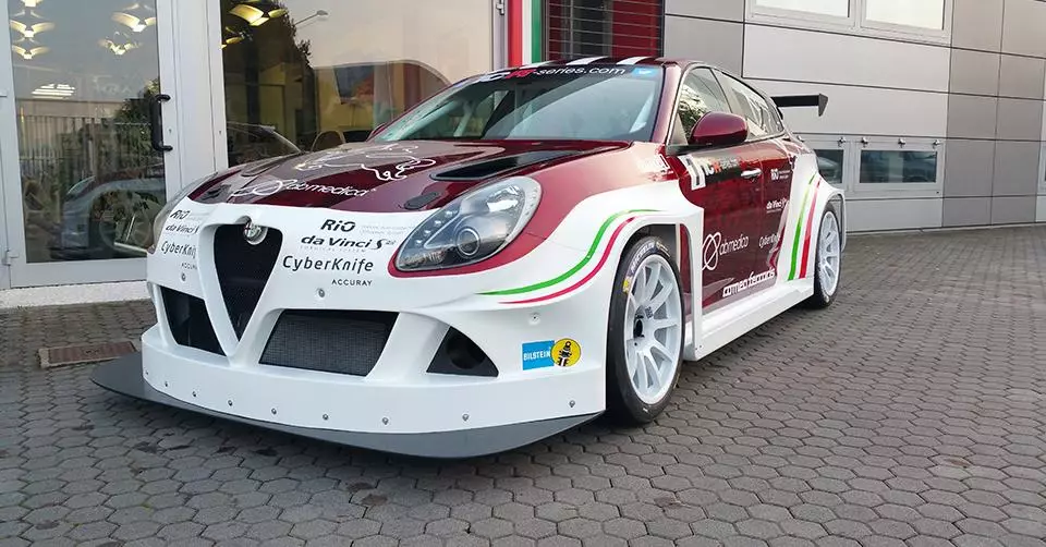 Hatchback Alfa Romeo Giulietta Racing üçün hazırlanmışdır