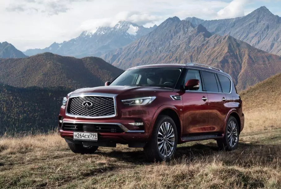 Продажба на ажурирани Infiniti QX80 започна во Русија 24255_1