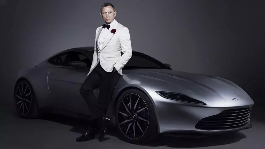 Aston Martin DB10 James Bond pral vann pou $ 2.1 milyon dola 2469_1