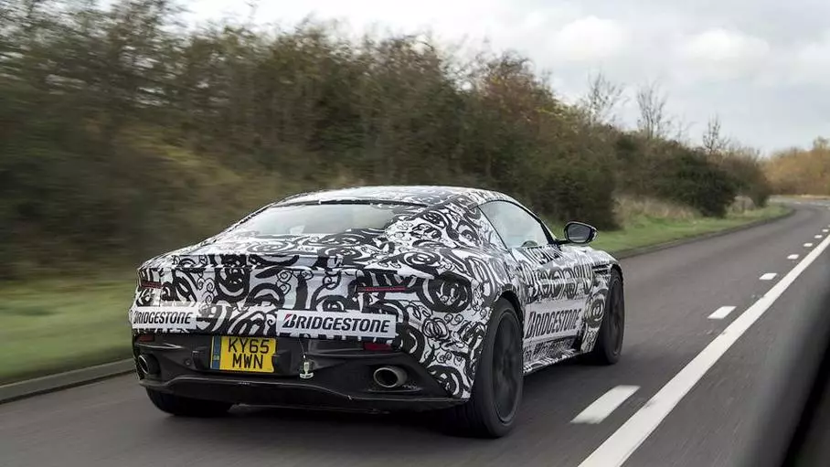 Aston Martin przyniósł na drogach nowy supercar 2470_2