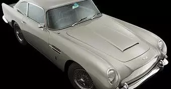 Aston Martin DB5 կիթառահար The Beatles- ը կթողնի մուրճը