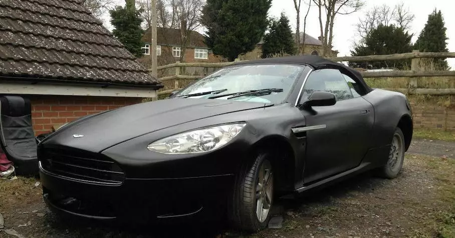 Nawr gellir troi Toyota Celica yn Aston Martin am 180,000 rubles