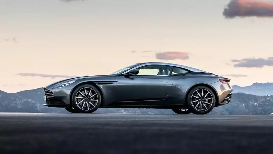 In Geneva, the first Aston Martin with turbocharged 25186_2