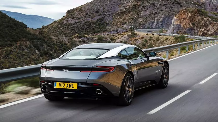 Ժնեւում, առաջին Aston Martin- ը տուրբամազատներով 25186_4