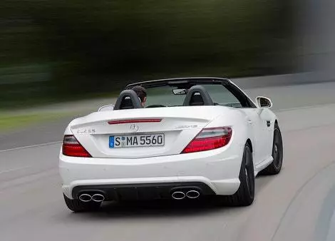 Mercedes-Benz iepazīstināja ar spēcīgāko SLK Roadster 25348_4