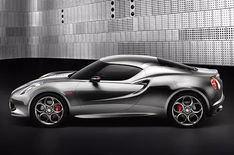 프랑크푸르트 브랜드 Alfa Romeo Repainted Coupe 4C. 25356_2