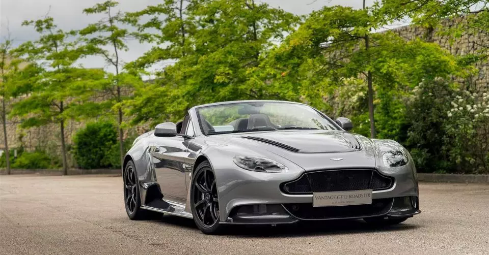 Aston Martin konstruis unikan trakan roadster