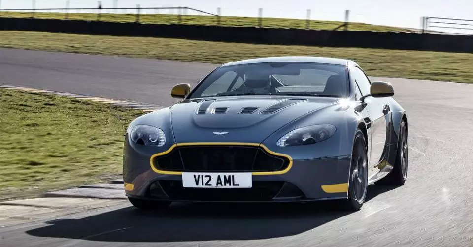 Aston Martin Vantage v12 S Superccenge "Mechanics"