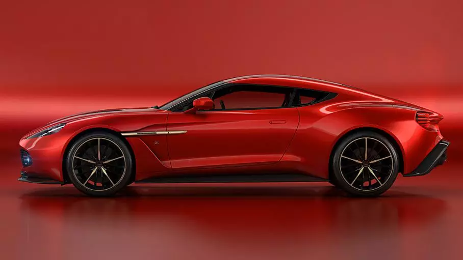 Zagato Atelier pastatė unikalų Carboan Aston Martin 2601_2