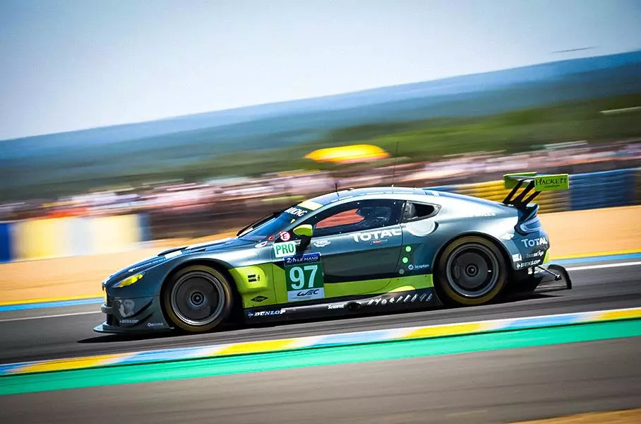 Aston Martin verkeeft eng Sammlung vun der eenzegaarteger Racing Blieder 2602_4