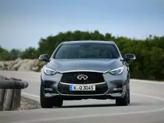 Infiniti QX30 Photographed sa Moscow para sa anim na buwan bago ang Russian premiere 26115_4