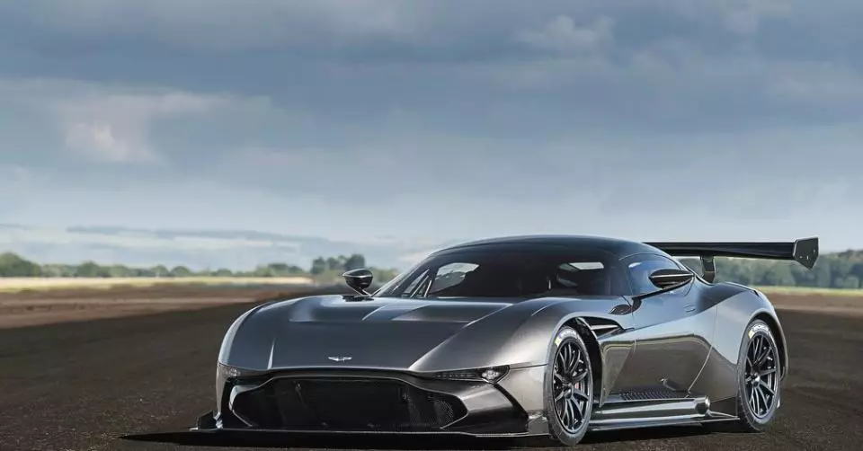 Supercar supercar aston Martin guhuza imihanda isangiriraho