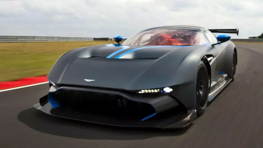 Extreme Supercar Aston Martin- ը տեղավորվում է ընդհանուր ճանապարհներին 2617_2